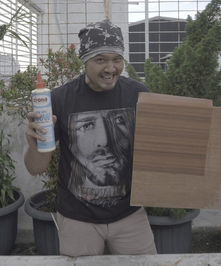 Tentang Lem: Pengertian Lem Dan Bahan Pembuatnya | Crona Indonesia